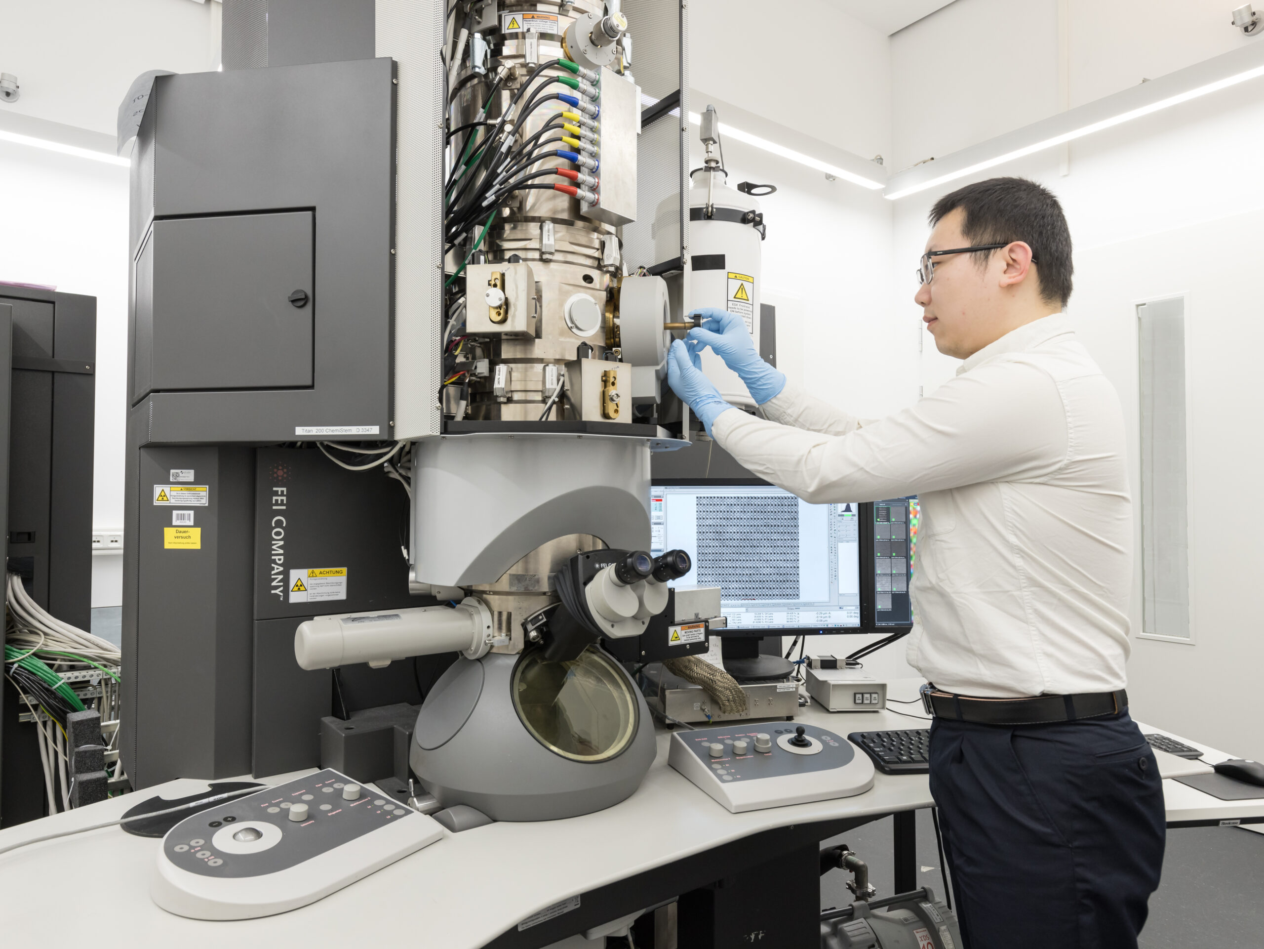 FEI Titan G2 80-200 ChemiSTEM | er-c